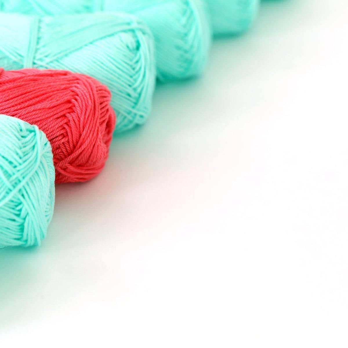 How to Effectively Block Polyester Yarn: Tips and Techniques – Mary Maxim