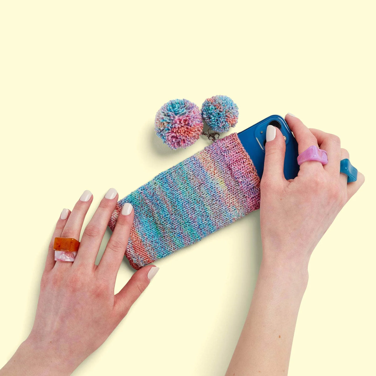 Free Phone Sock Pattern – Mary Maxim