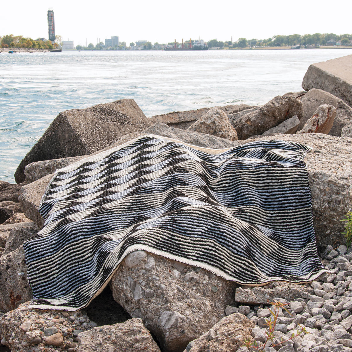 Triple Shadow Afghan – Mary Maxim