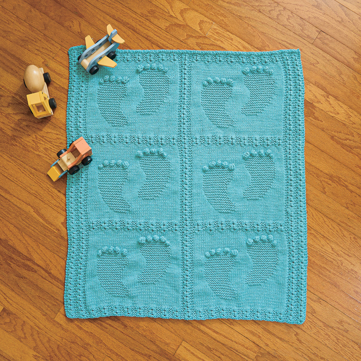 Little Steps Baby Blanket – Mary Maxim