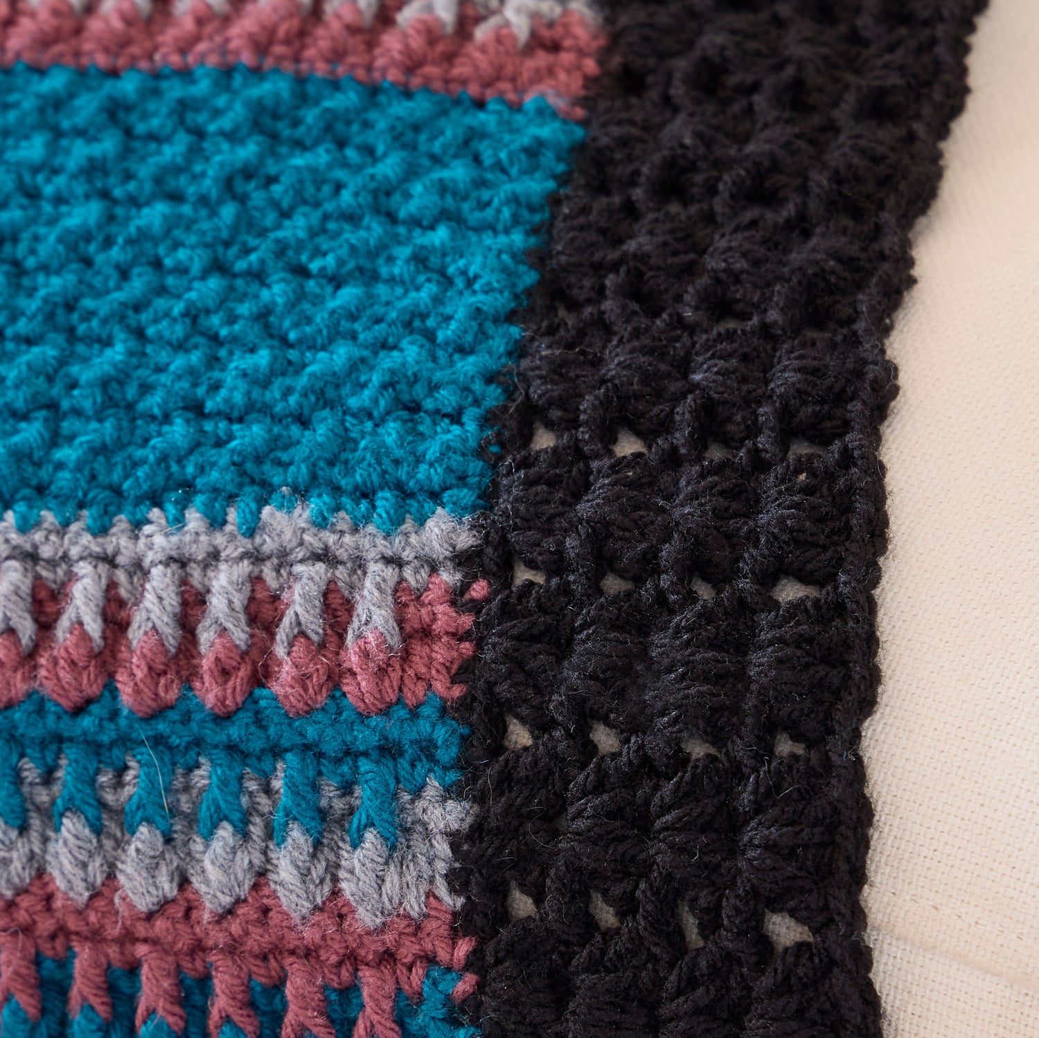 Dutton's Crossing Blanket – Mary Maxim