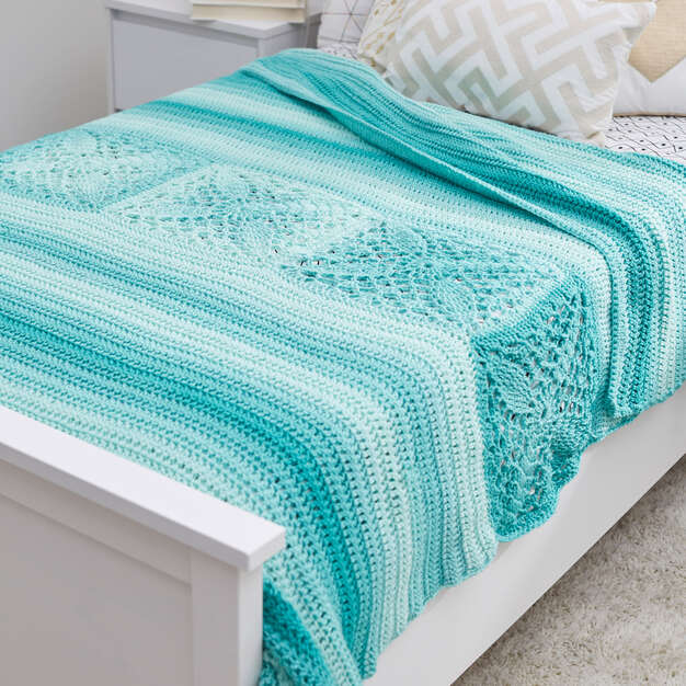 Free Crochet Pretty Squares-in-a-Row Bed Throw Pattern – Mary Maxim
